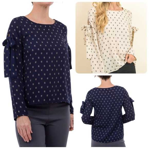 Le Lis | Tops | Le Lis Scattered Chevron Blouse In Navy Blue Szl | Poshmark